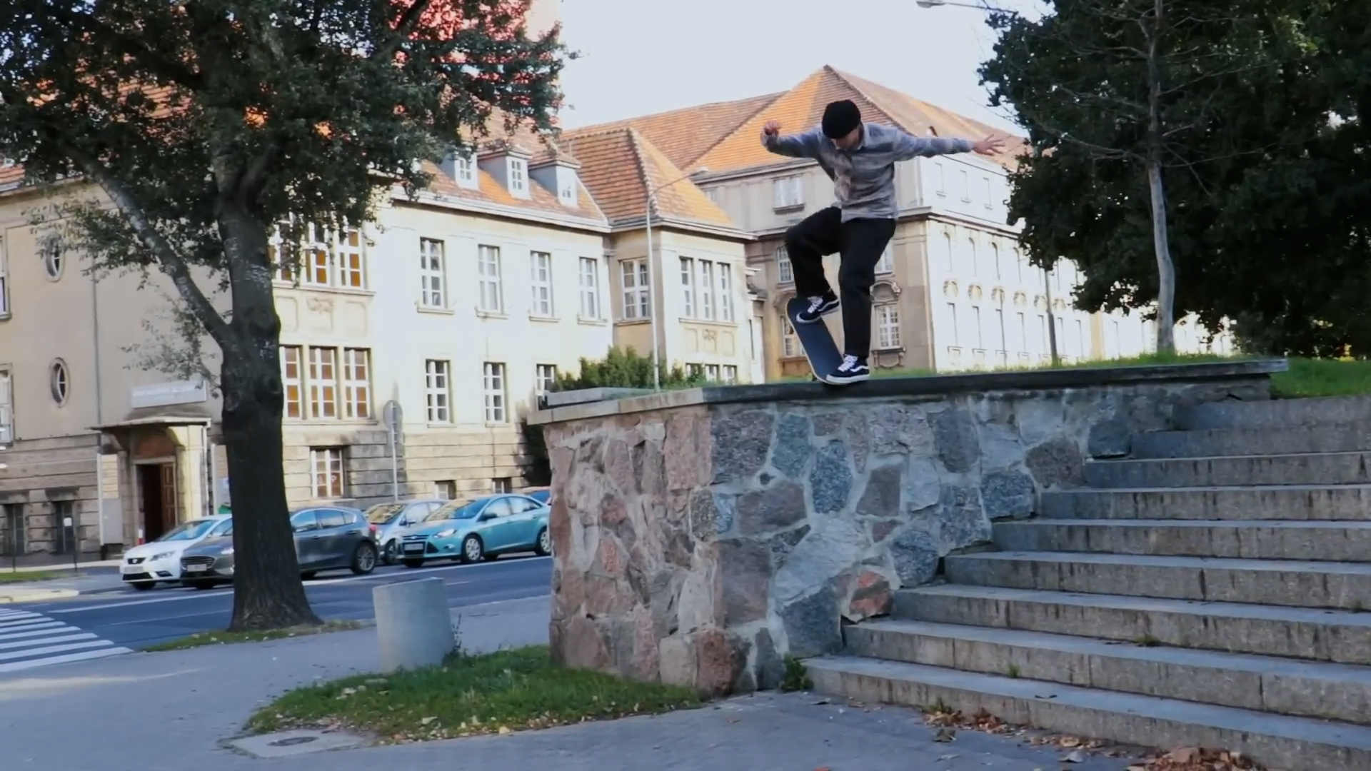 VANS EUROPE PRESENTS NEIGHBOURS - Irregular Skateboard Magazin