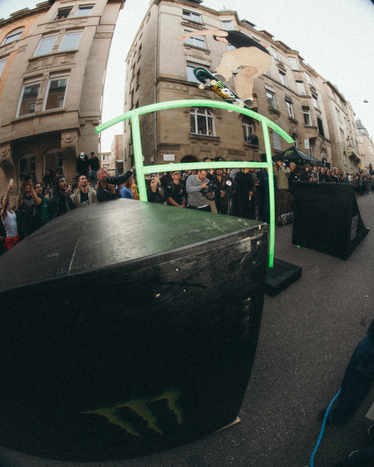 - Irregular Skateboard Magazin